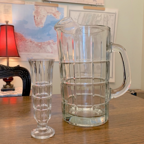 Anchor Hocking | Dining | Vintage Anchor Hocking Glass Pitcher W Linear ...